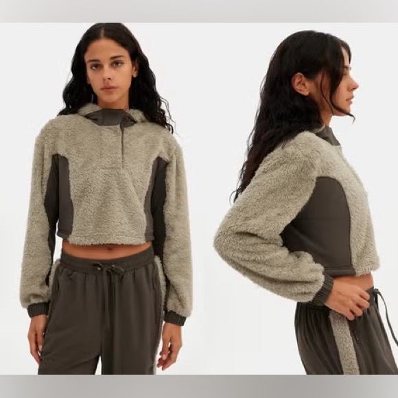 girlfriend collective | Tops | Girlfriend Collective Fleece Cropped ...